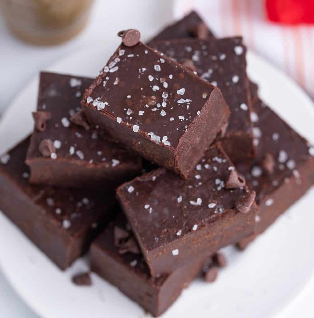 Keto White Chocolate Fudge - All Day I Dream About Food