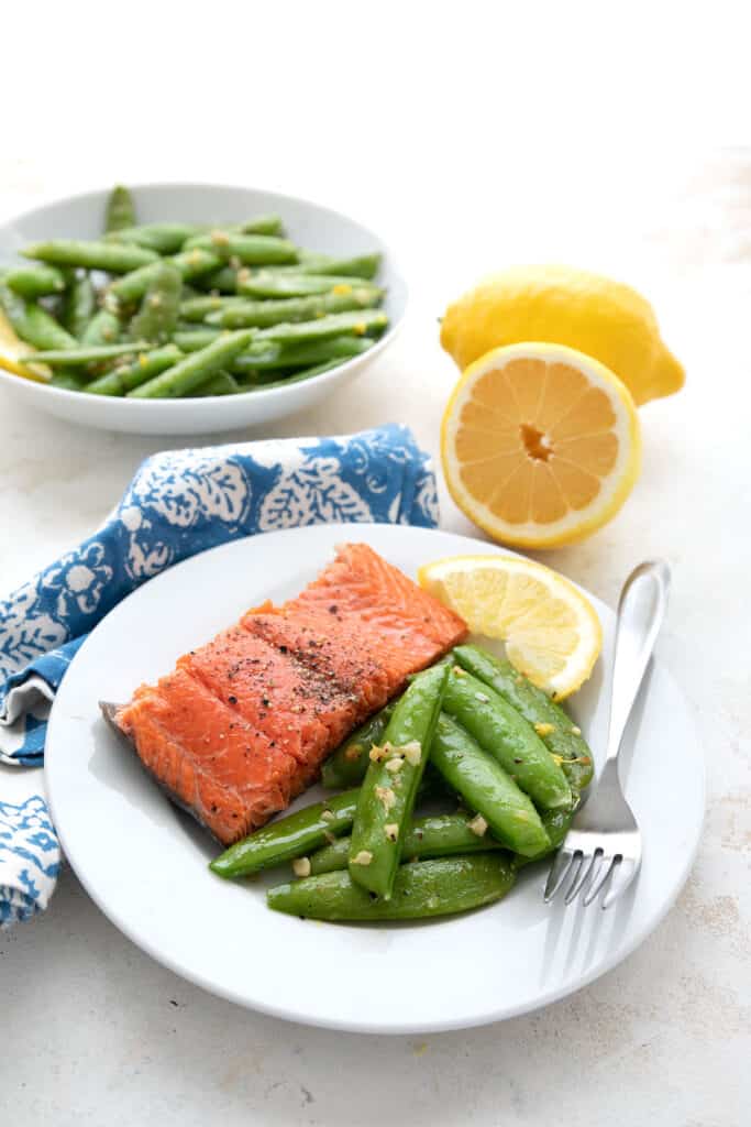 Sugar Snap Peas with Garlic and Lemon - easy fresh side dish!