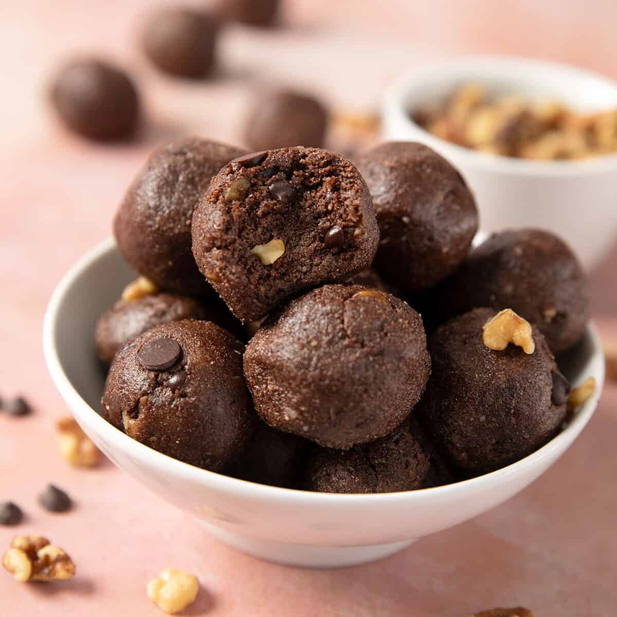 Chocolate Protein Balls - All Day I Dream About Food